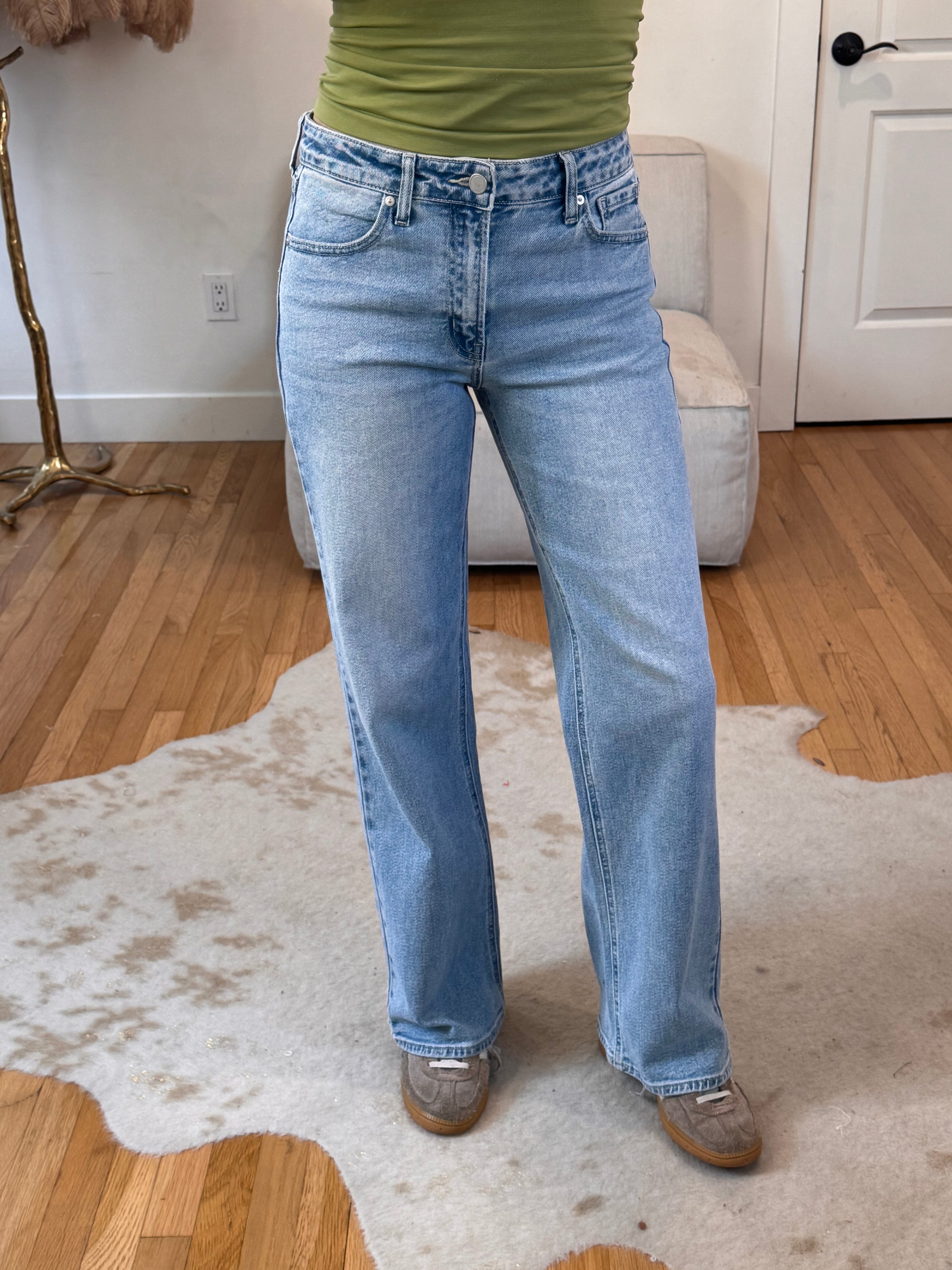 Colby Wide Leg Jeans – Vyvacious